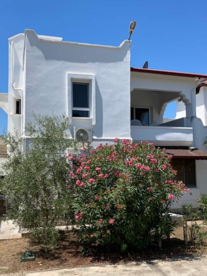 Milas Bozbük'te Denize Sıfır Yazlık Ev - Altınkum