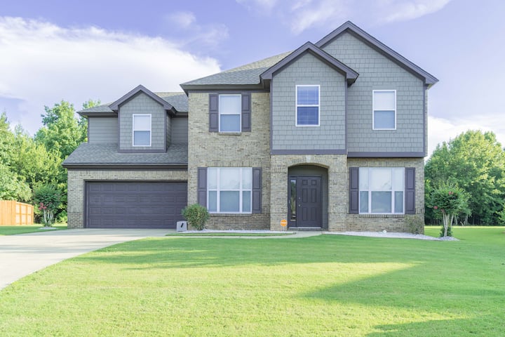 Spacious 4-bedroom Home With Lots Of Amenities. - Montgomery, AL