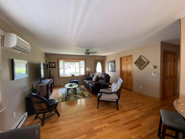 Contemporary 3 Bedroom Single Level Home - Minnesota