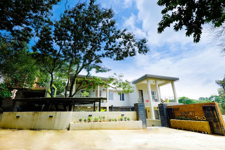 The Trident Trio - 4 Bedroom Lavish Villa - Lonavla