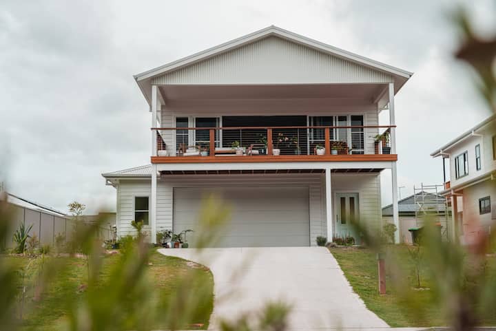 Beach House behind Trial Bay - Houses for Rent in South West Rocks, New ...