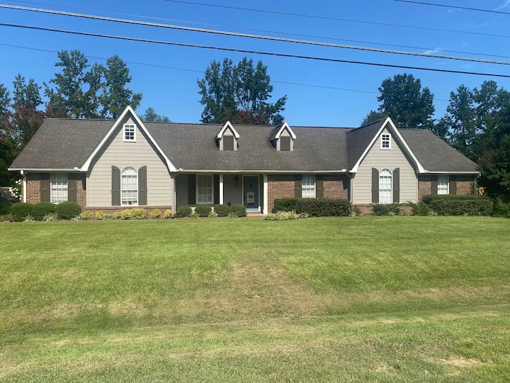 Hotty Toddy Farmhouse - Oxford, MS