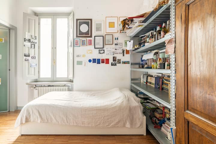 Single Room And Private Bathroom In Ancient House - Pavia