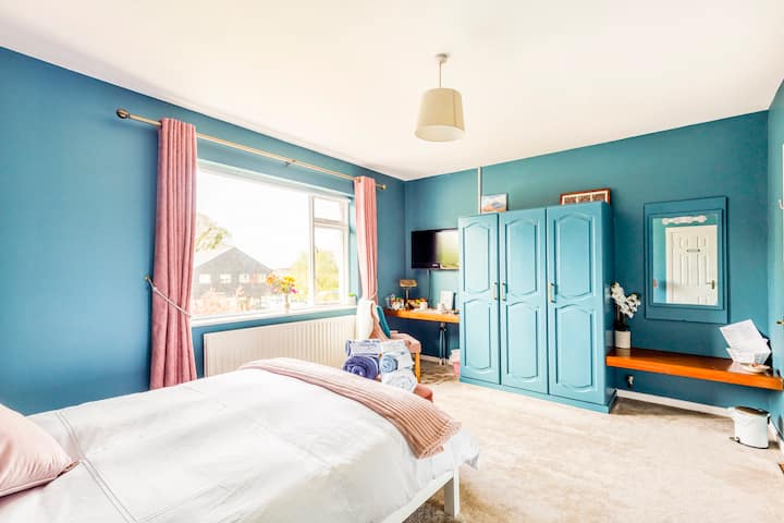 Elegant Castlebar Ensuite, Convenient Location - Castlebar