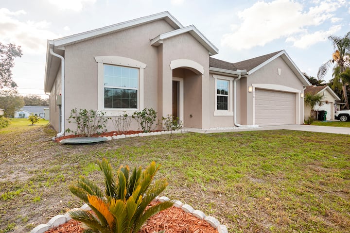 Modern 4 Bdr Home Near Tradition Town Center - Port St. Lucie, FL