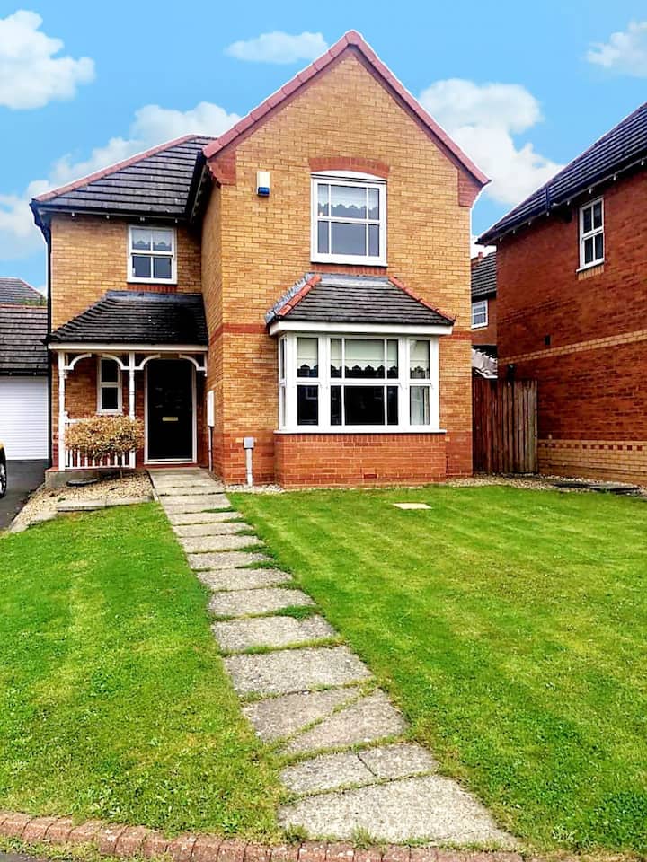 Spacious 4 Bed Home In A Quiet Cul-de-sac - Bishop Auckland