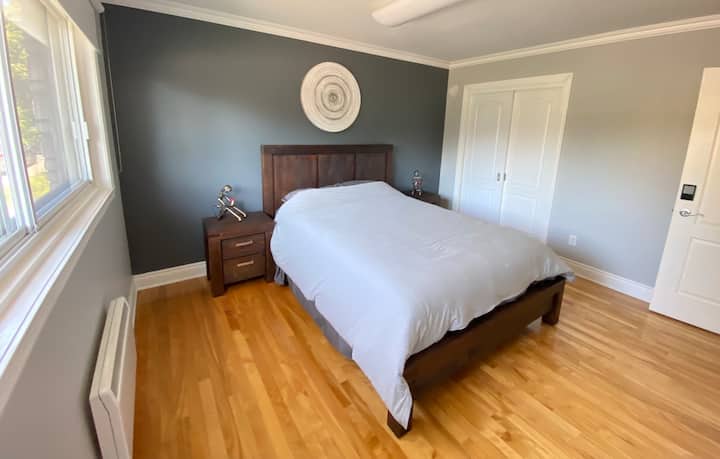 Great Big Clean Room - Laval