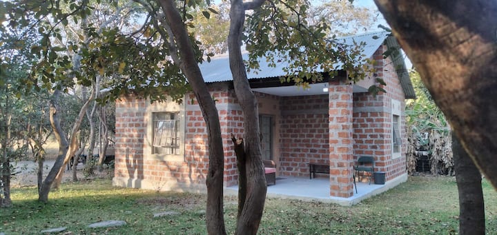 Palm Farm Chalet - Zambia