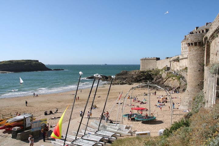 Duplex 80 M2, Immeuble Xviiie, Intramuros - 생말로