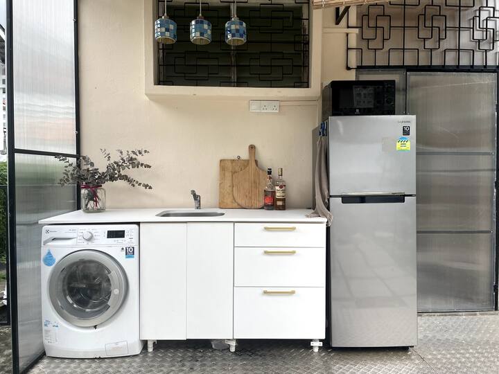 Charming Rustic Studio With 2 Resident Cats - Singapore