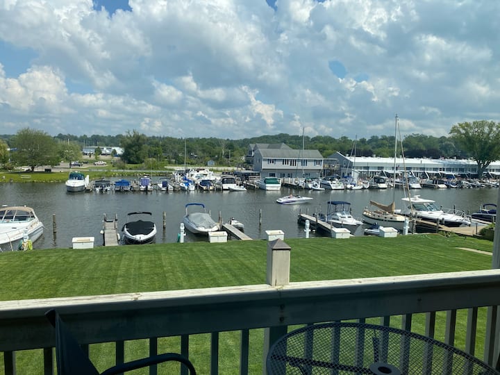 Waterfront Stay, Near Beaches & Downtown Fun! - サウス・ヘブン, MI