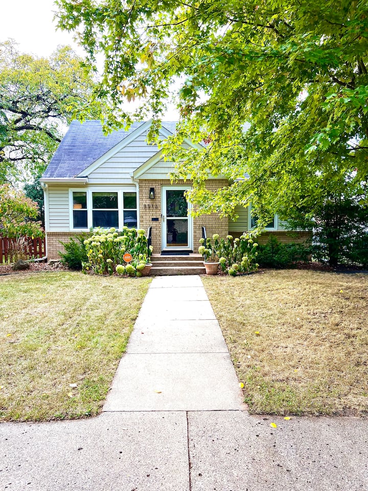 Cozy 2 Bedroom Home Near Airport And Lake Nokomis - Minneapolis