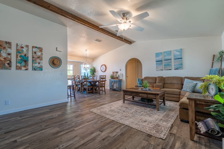 Near Lake, Sunset Views, Pool, Pets Ok, Ev Charger - Lake Havasu City, AZ