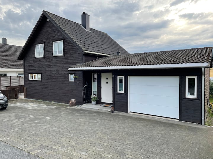 Enebolig Til Leie, Stor Hage. - Stavanger