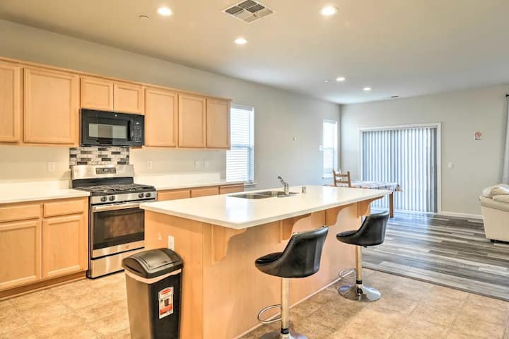 New Family Home With Patio & Yard! - Stockton, CA