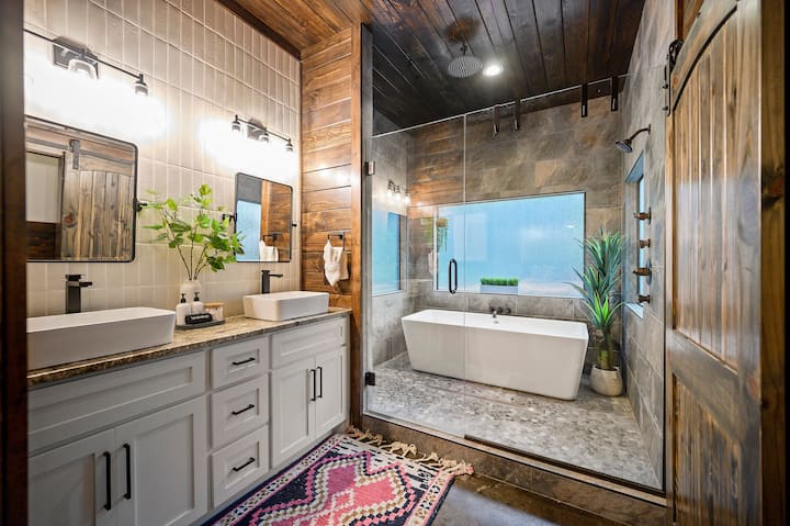 Straight To Voicemail Cabin, New Modern Cabin - United States