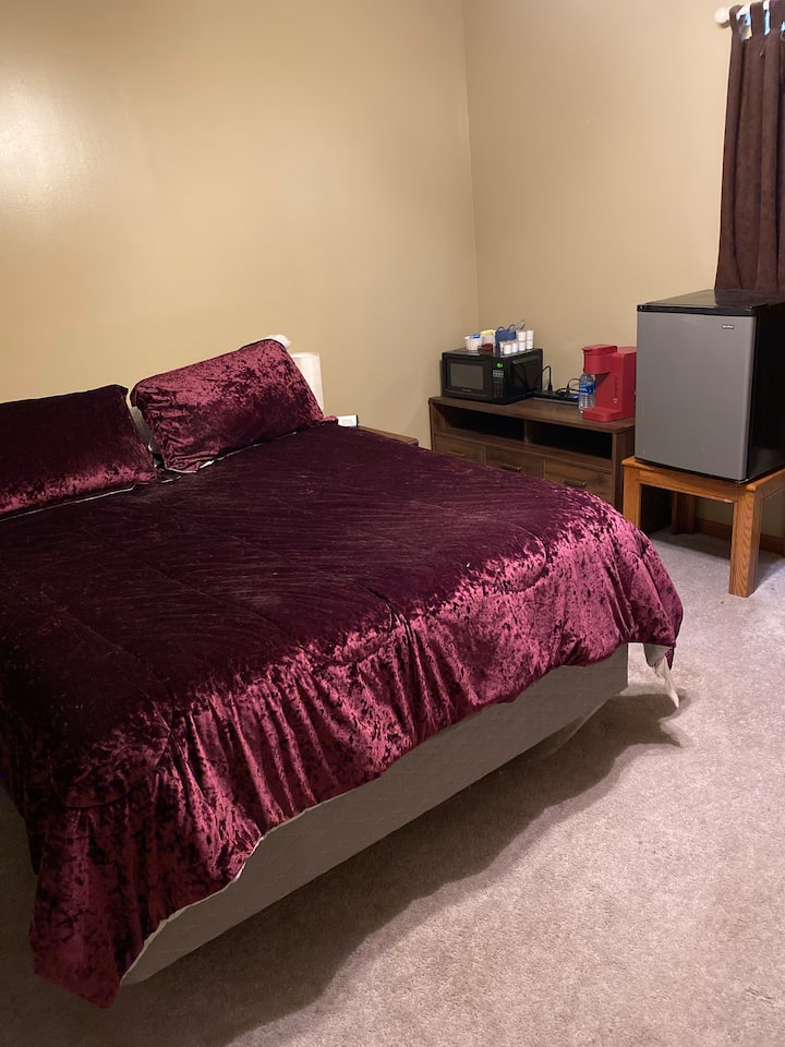 Cheerful Home With 1- Bedroom - West Lafayette, IN