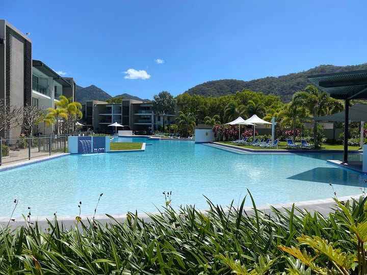 King/twin Blue On Blue Room, Steps From Ferry - Magnetic Island