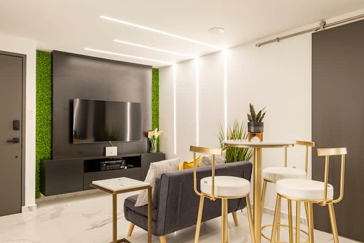 Condado Dreams Unbeatable Location Near The Beach. - San Juan, Puerto Rico