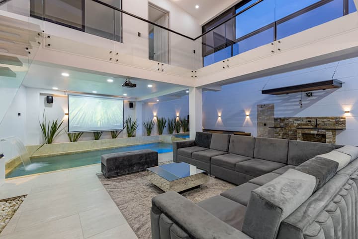 Home In Envigado With Pool, 15 Min Parque Lleras. - Colombia
