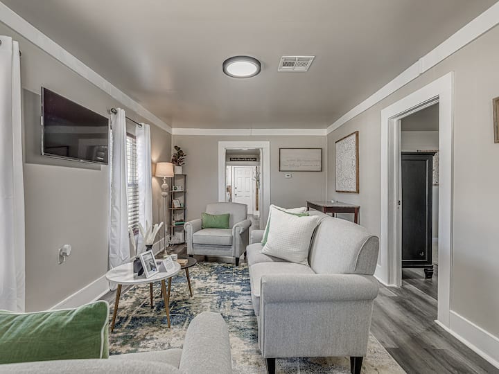 The Madison Greens, Downtown Cozy Home W/ Office - Tulsa, OK