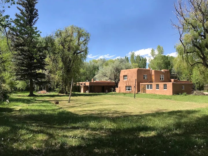 Casita Near Plaza, 1 Bd/1 Ba - Taos, NM