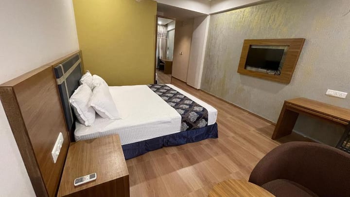 Super Deluxe-ep@heaven7 Hotel & Resort - Himatnagar