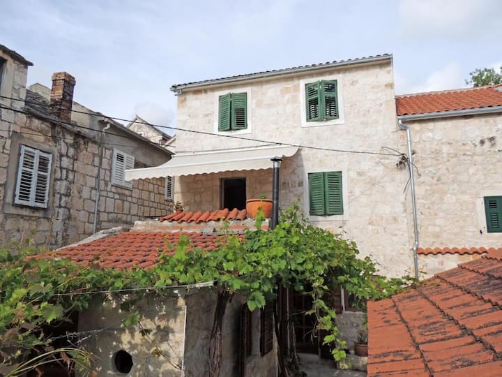 Dalmatera - Renovated Dalmatian Stone House - Rogoznica