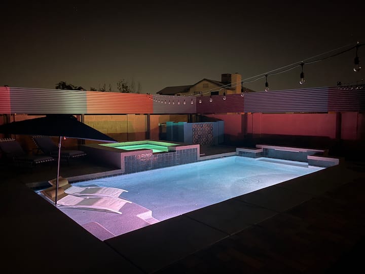 Super-fun 2br Pool/spa Oasis Westgatemall Stadium - Splash Pad, Glendale