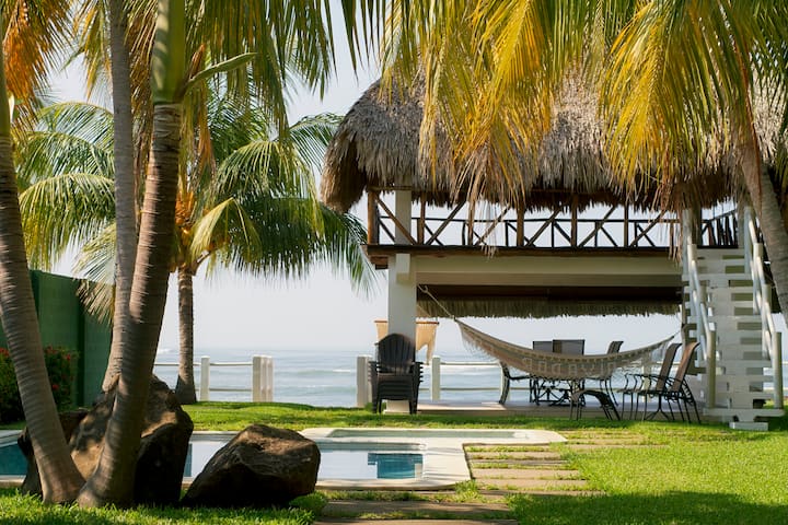 Gated Community Beachfront House - Los Cóbanos