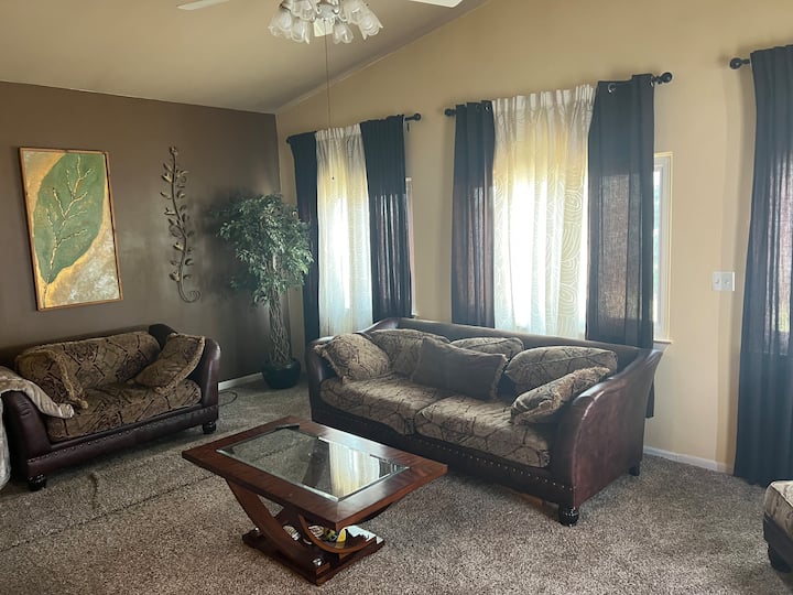 Cheerful 3 Bedroom Home In A Quiet Neighborhood. - ウェストランド, MI
