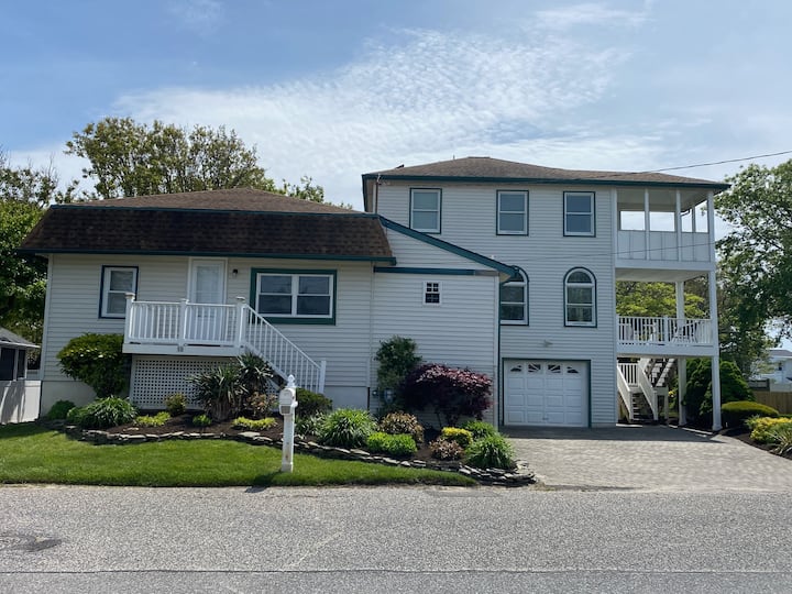 Pet-friendly Home Located 1 Block Off Delaware Bay - Cape May, NJ