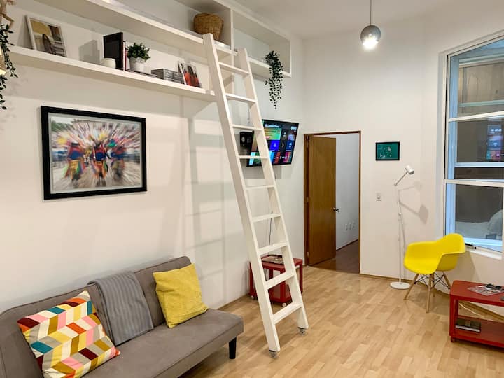 Departamento Amplio De Techo Alto En La Roma - México