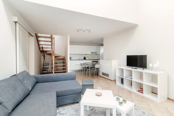 Sky Attic 72 - The House Of Travelers - Como