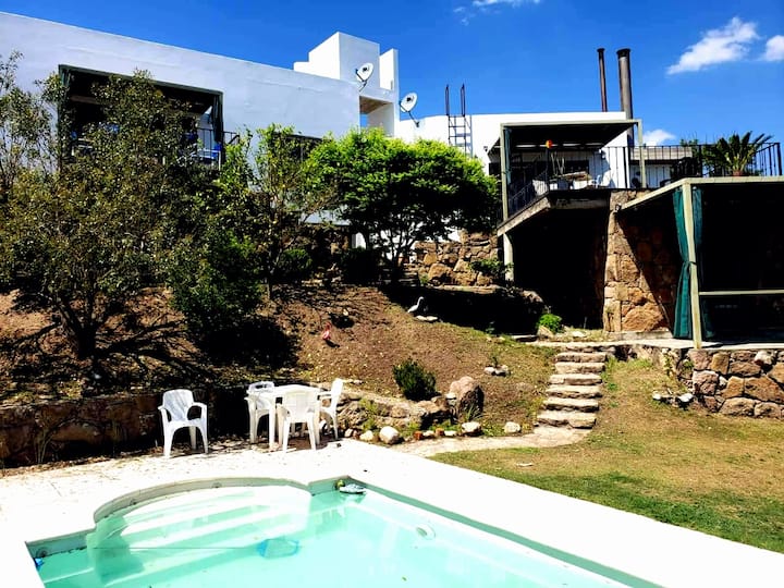 Bella Casa Con Piscina Y Vista Panoramica - Villa Carlos Paz