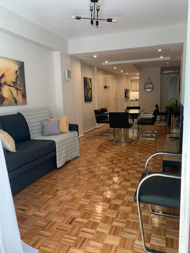 Apartamento 2 Dormitorios Con Balcón Zona Teatros - Argentina