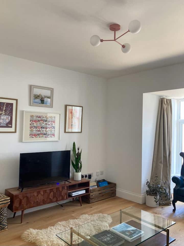 Tasteful Totnes 2-bed Apartment - Central - Totnes
