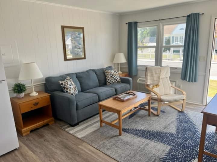Holiday Cottages -"Sea Star"~pool~3 Mi. To Beach - Chincoteague, VA