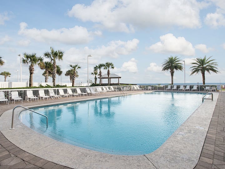 Sensational Seaside! 
Beach Condo W/ Full Kitchen - Orange Beach, AL