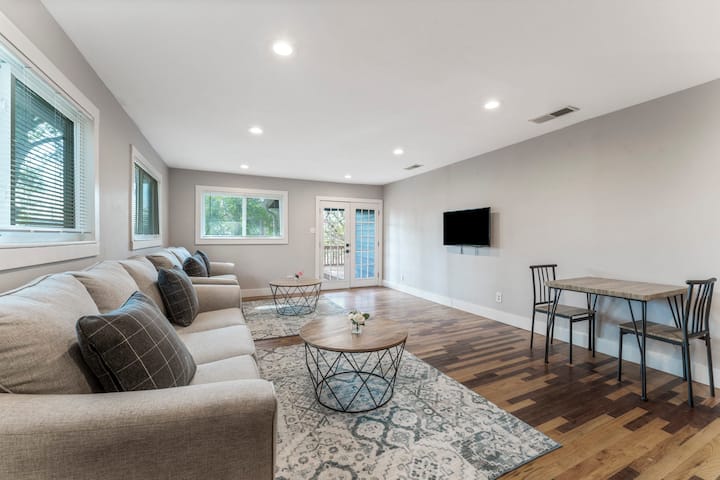 Clean & Comfy Private Bedroom *East Atx* Tv*wi-fi - Austin, TX