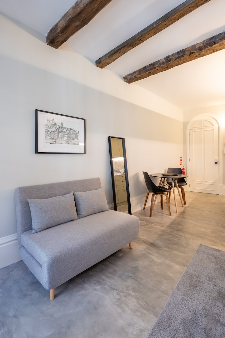 Boutique Central Studio Romantic Private Balcony - Porto, Portugal