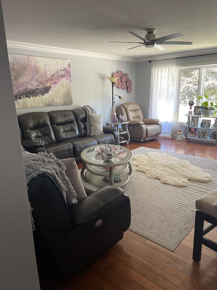 Inviting, Beautiful Home In Friendly Neighborhood - Naperville
