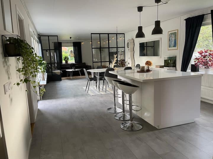 Trevligt Hus Med Gratis Parkering - Ljungby