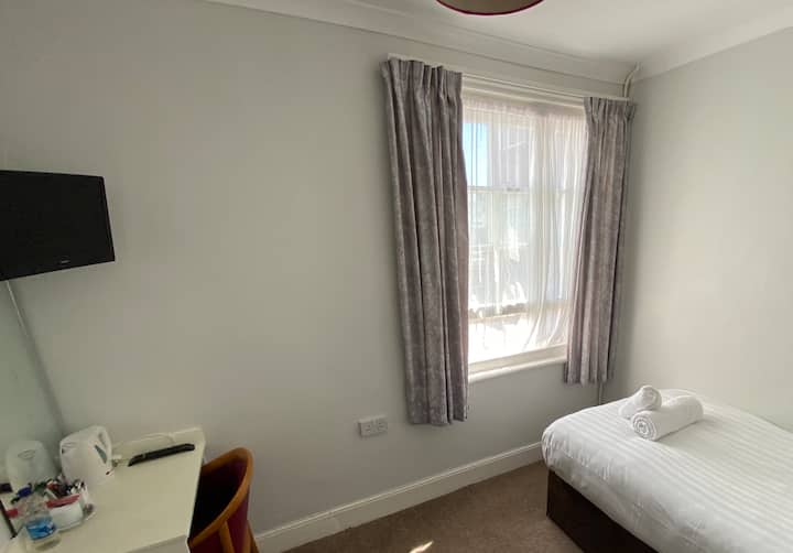 Single Room @ Fairhaven Hotel On The Esplanade - Weymouth