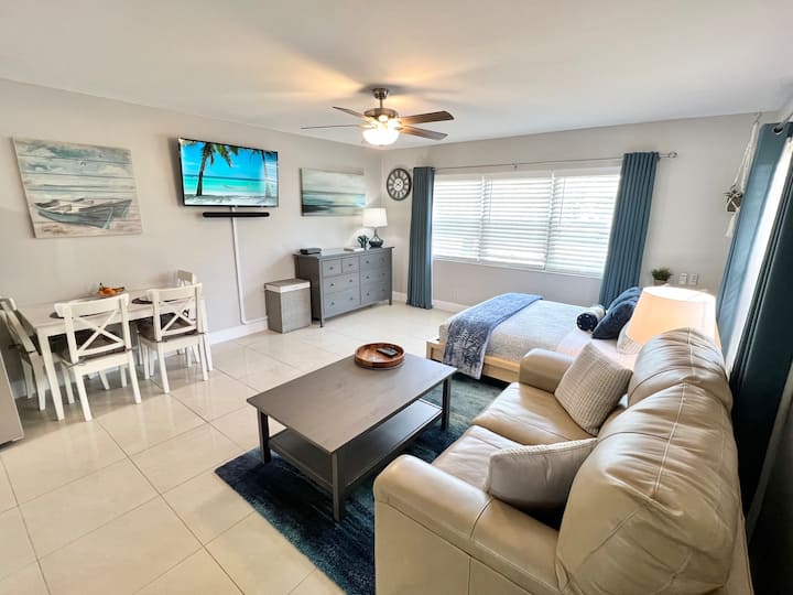 Nautical Getaway By The Beach - Pompano Beach, Fl - Pompano Beach, FL