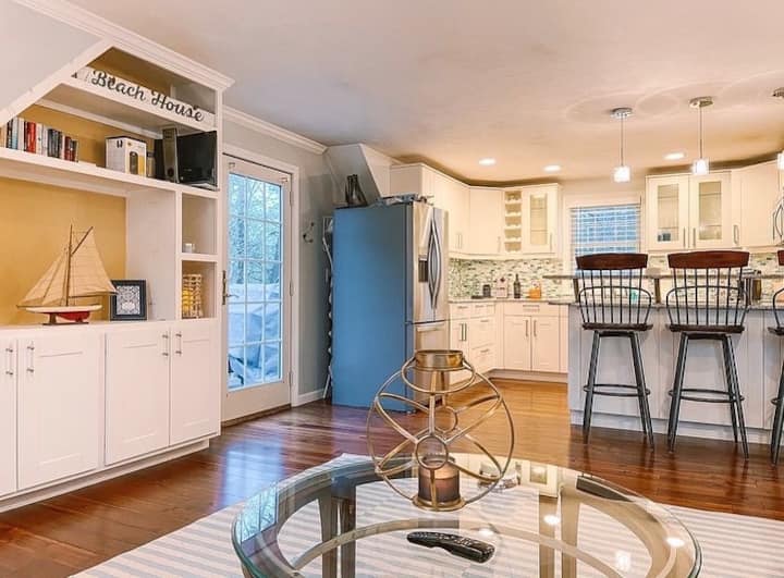*New* Cape Cod Bungalow - Dennis