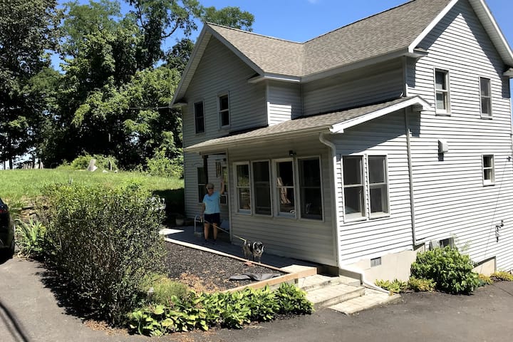 Riverview 4-bedroom Home With A Lovely Pool - Schodack Island State Park, Schodack Landing