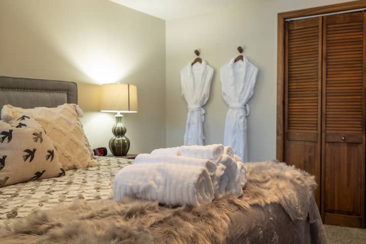 Cliffside Lodge In Boulder Canyon-spa-golf-private - Sturgis, SD