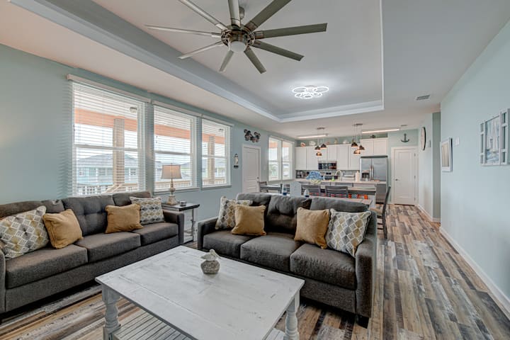 New 6 Bedroom Heated Pool, Game Room! Boat Parking - Corpus Christi, TX