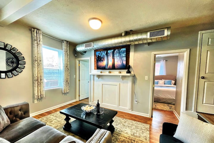 Walk To Acrisure In 23 Min | Free Private Park! - Pittsburgh, PA